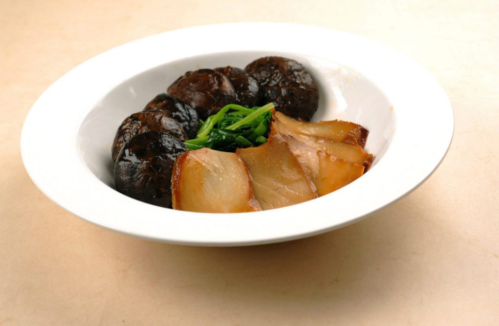 Braised Sliced Abalone with Shitake Mushrooms & Seasonal Vegetables ...